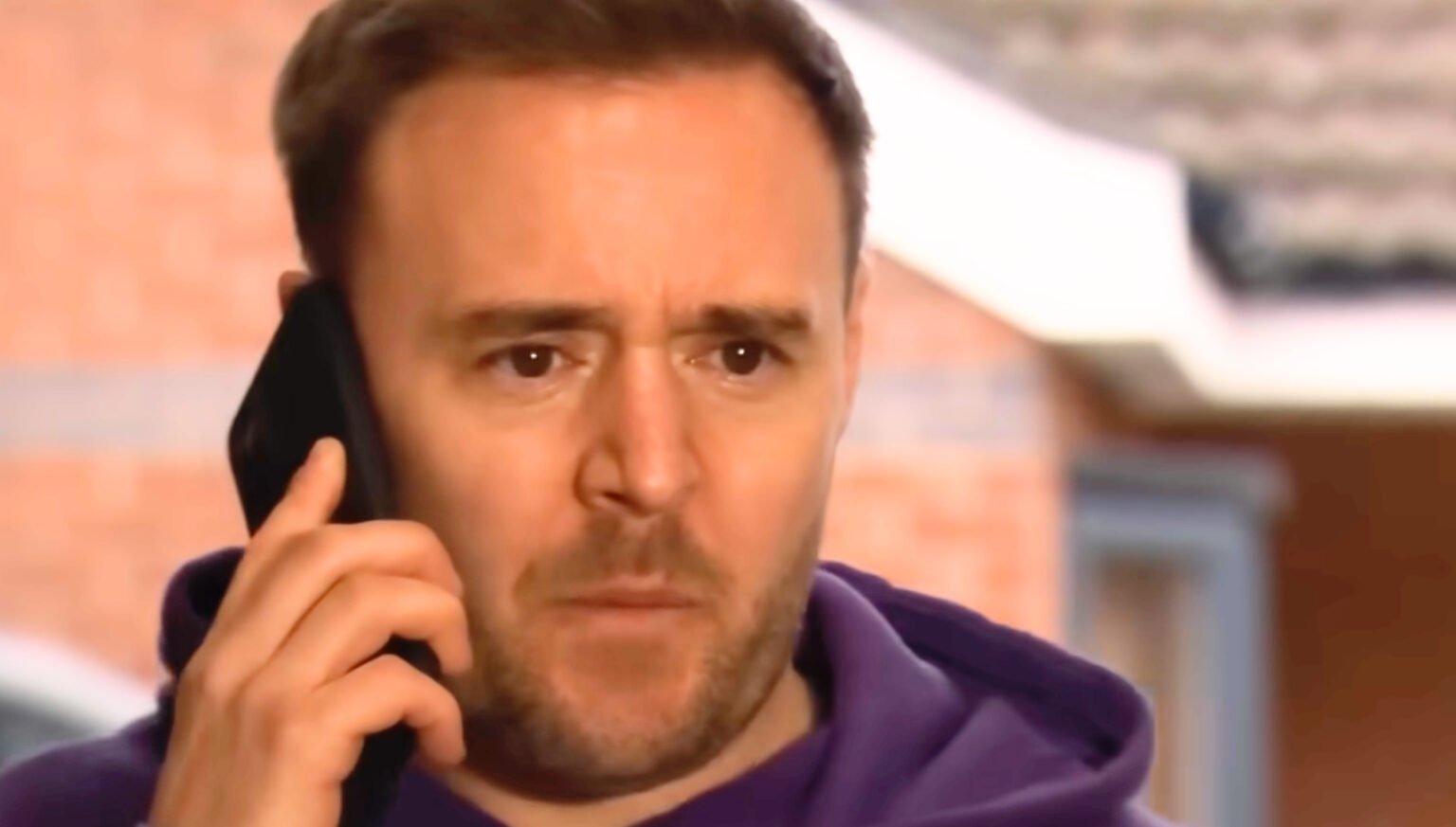 As Tyrone makes mysterious phone call, all the Coronation Street ‘clues ...